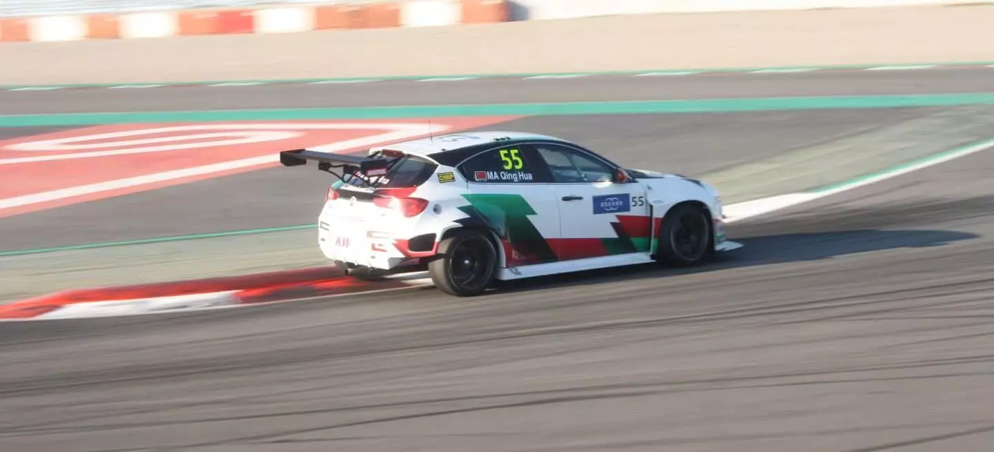 ma-qinghua-chicane-wtcr-test-Barcelona-2019