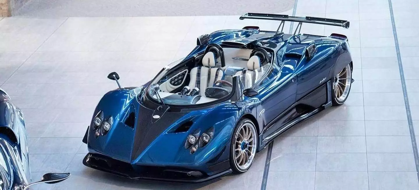 pagani-zonda-hp-barchetta-0817-001