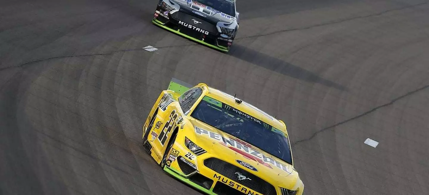 Joey-logano-kevin-harvick-nascar-vegas-2019