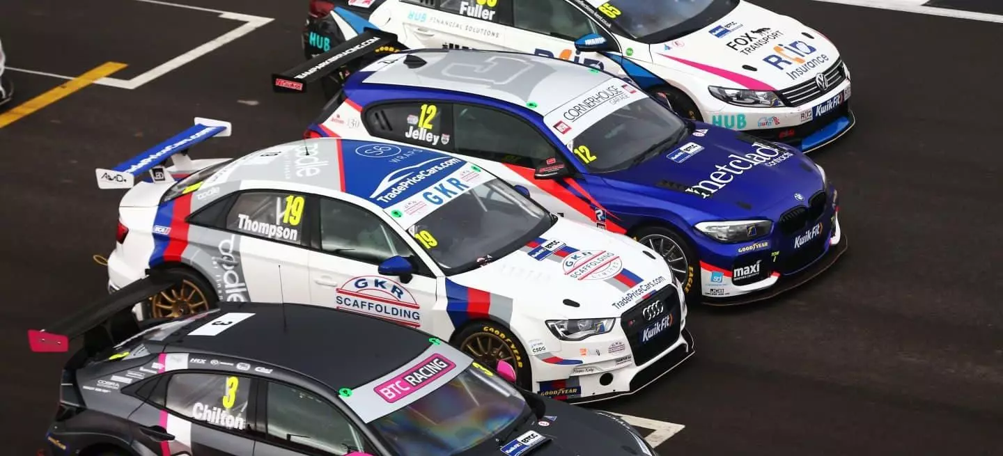 de-btcc-hoopet-side-by-side-aksje-yn-2020 te leverjen