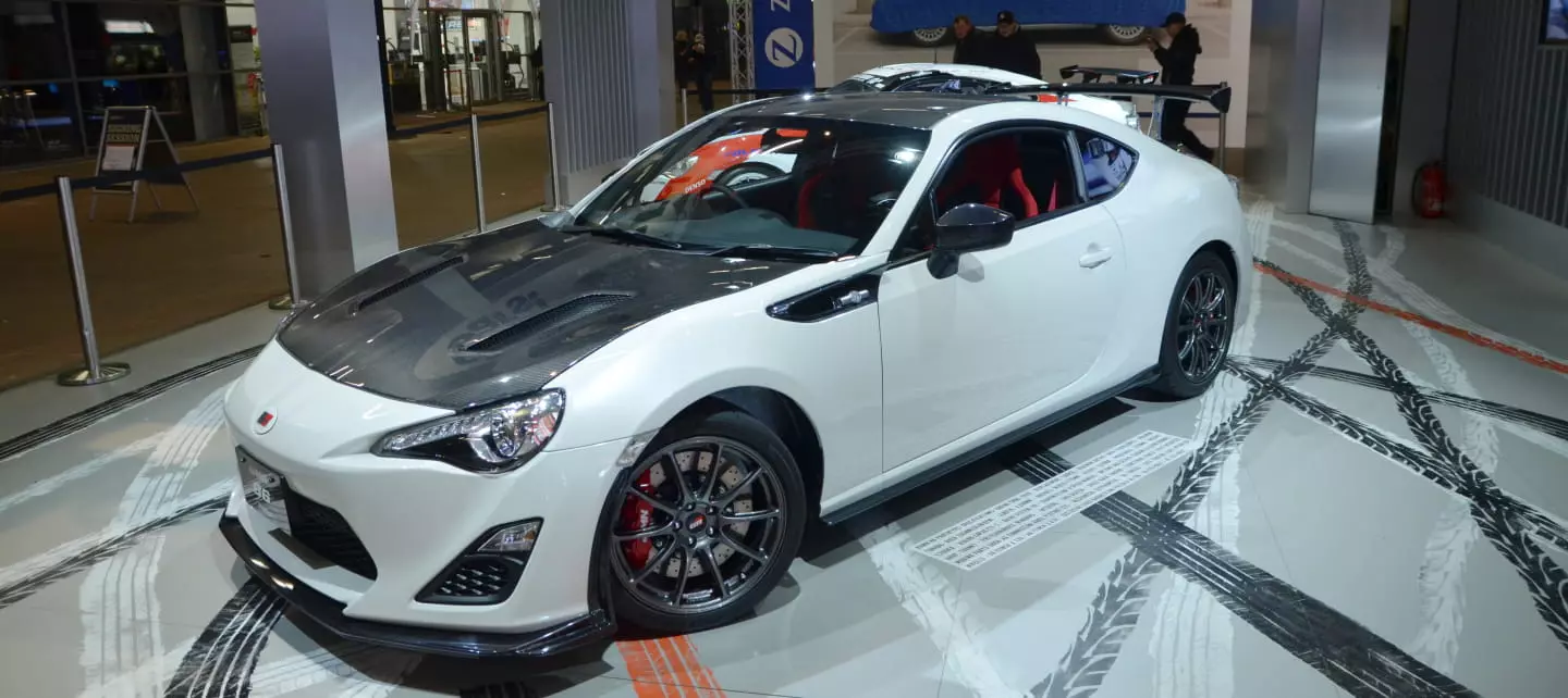 GRMN 86 ਸੰਕਲਪ: Gazoo Racing ਦੇ Toyota GT 86 ਨਾਲ ਆਹਮੋ-ਸਾਹਮਣੇ