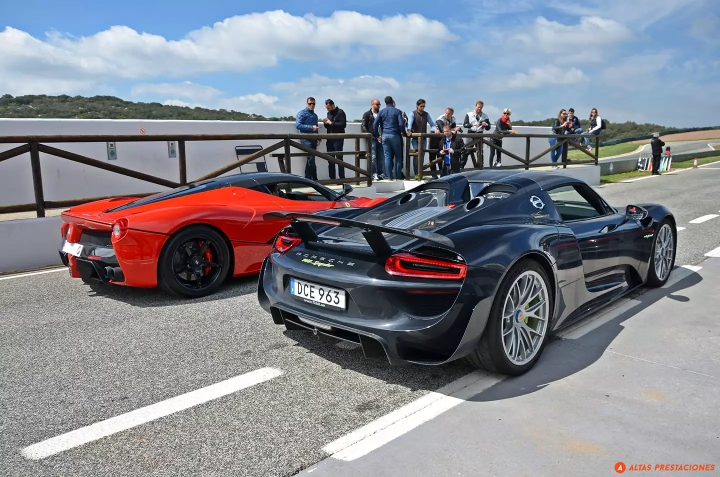 Prijatelji ili rivali? Dobrodošli na definitivni Track-Day