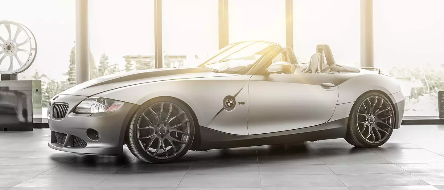 BMW Z4: ଏକ ସୂକ୍ଷ୍ମ ଭିତର ଏବଂ କାର୍ଲେକ୍ସ ଦ୍ୱାରା M3 E92 ର V8 |