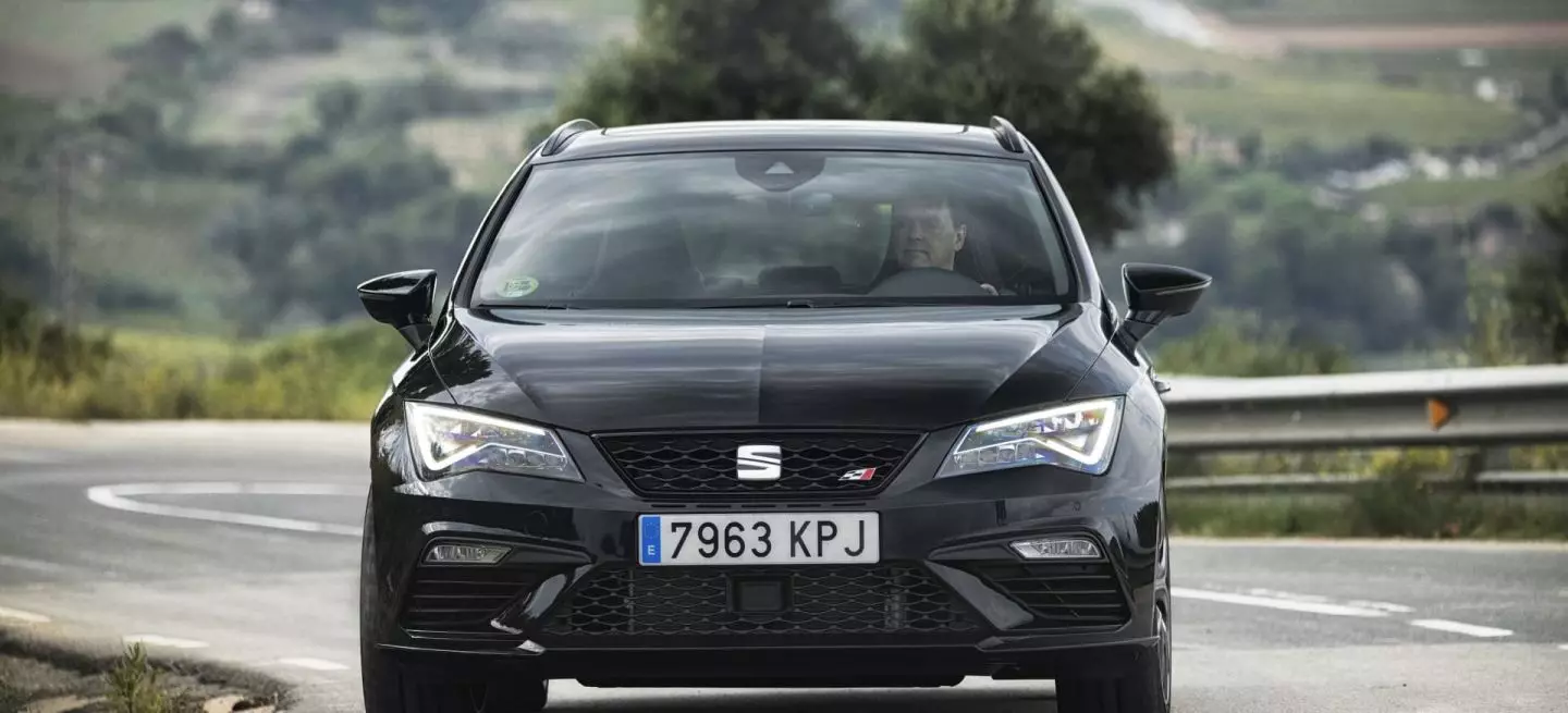 Seat Leon Cupra Black Edition ០៣