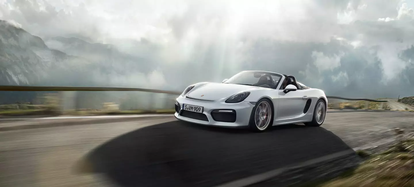 Porsche Boxster Spyder 2015: larawan sa pamamagitan ng larawan, isang bagong hitsura sa pinaka-espesyal na Boxster