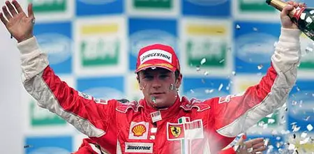 Kimi Räikkönen meunang Piala Dunia 2007