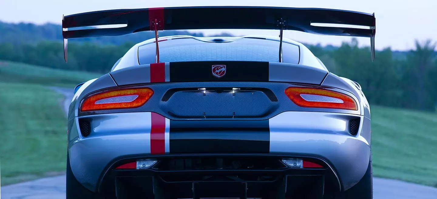 2016 Dodge Viper ACR: Nres cov xovxwm! Lub quintessential txoj kev muaj ntawv tso cai sib tw kis las tsheb rov qab 1092_1