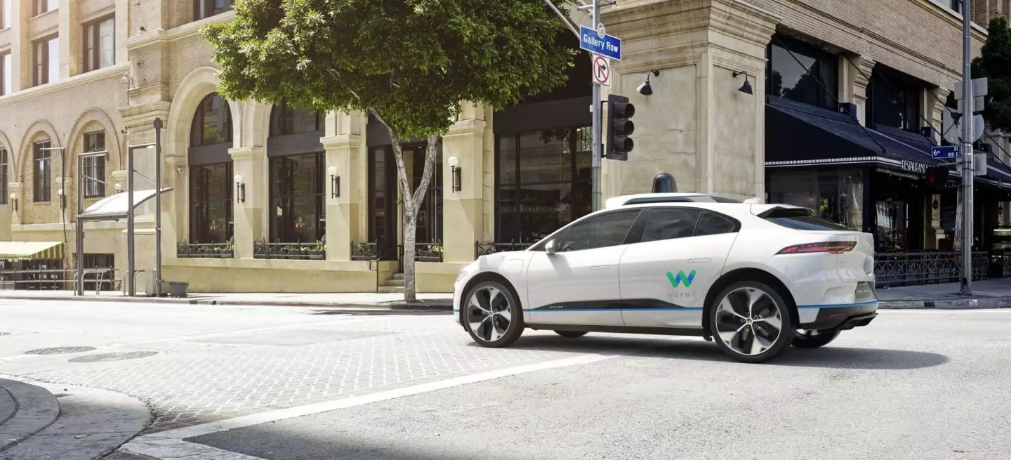 jaguar_i_pace_waymo_2020_2