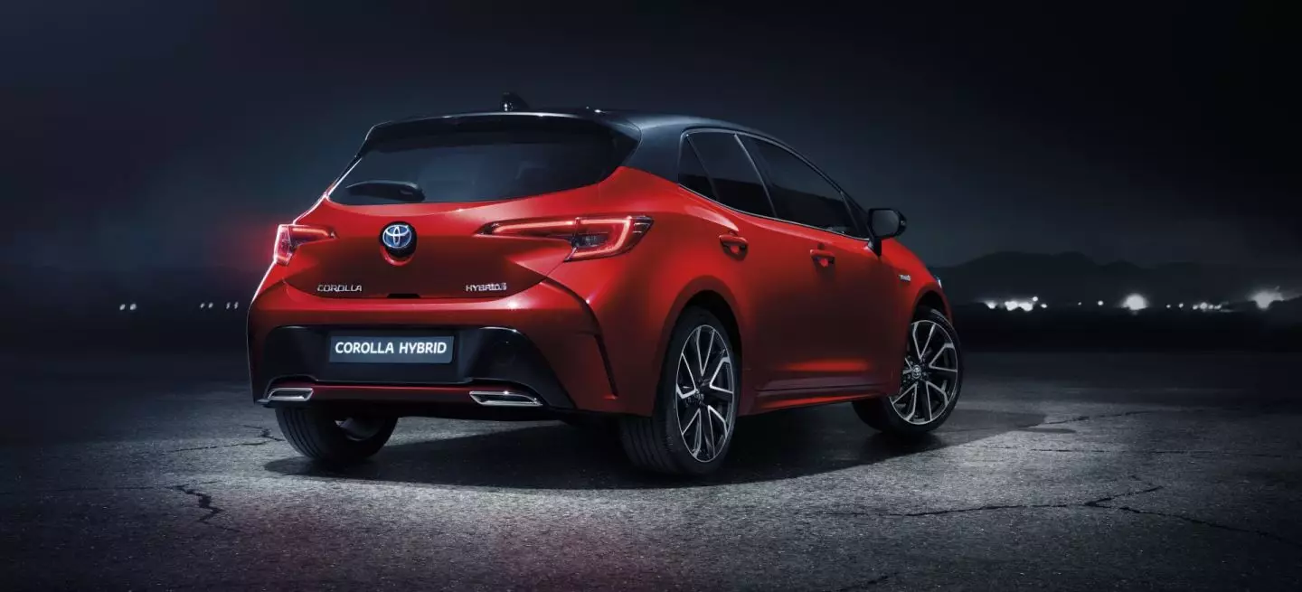 Nabídka hybridu Toyota Corolla září 2021 Exteriér 04