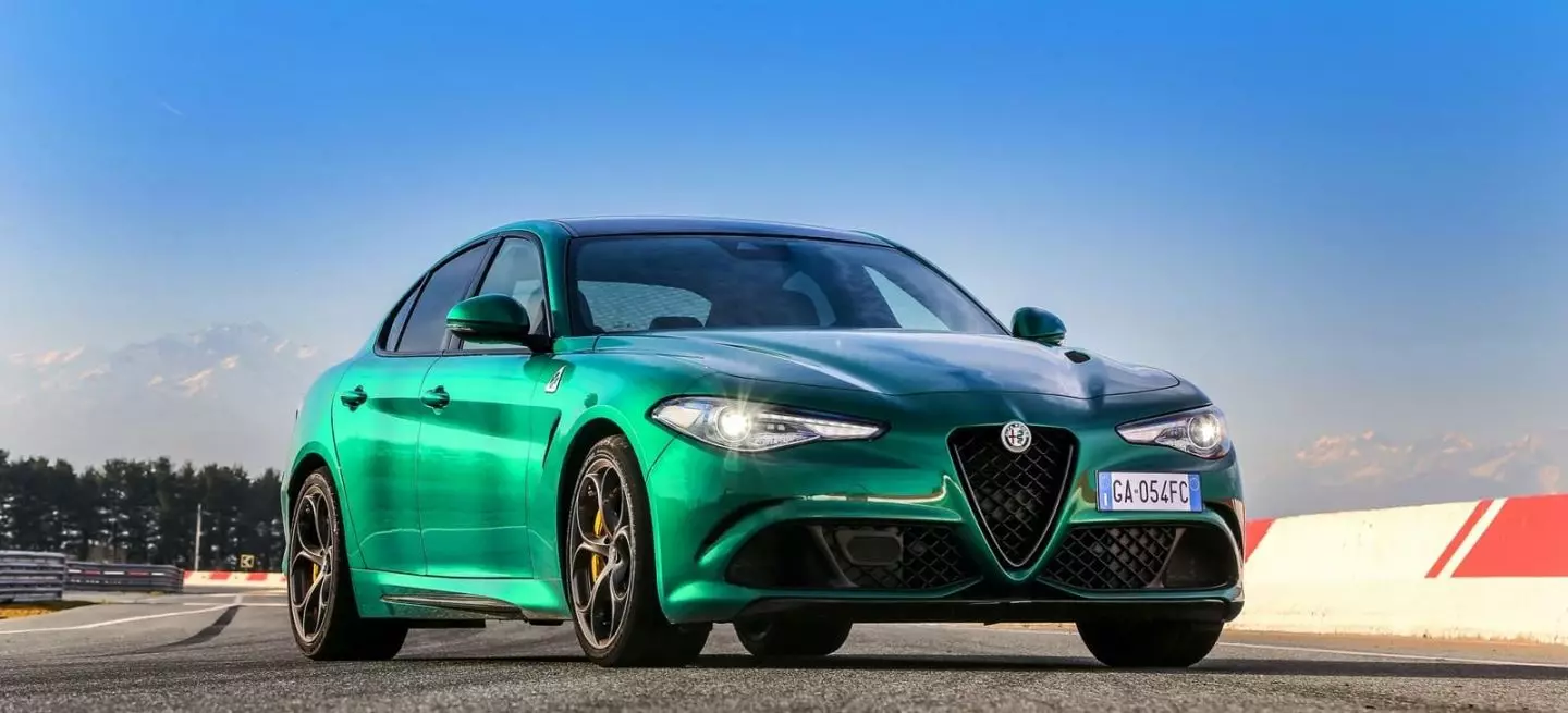 Alfa Romeo Giulia Stelvio Quadrifoglio 2020 0520 031