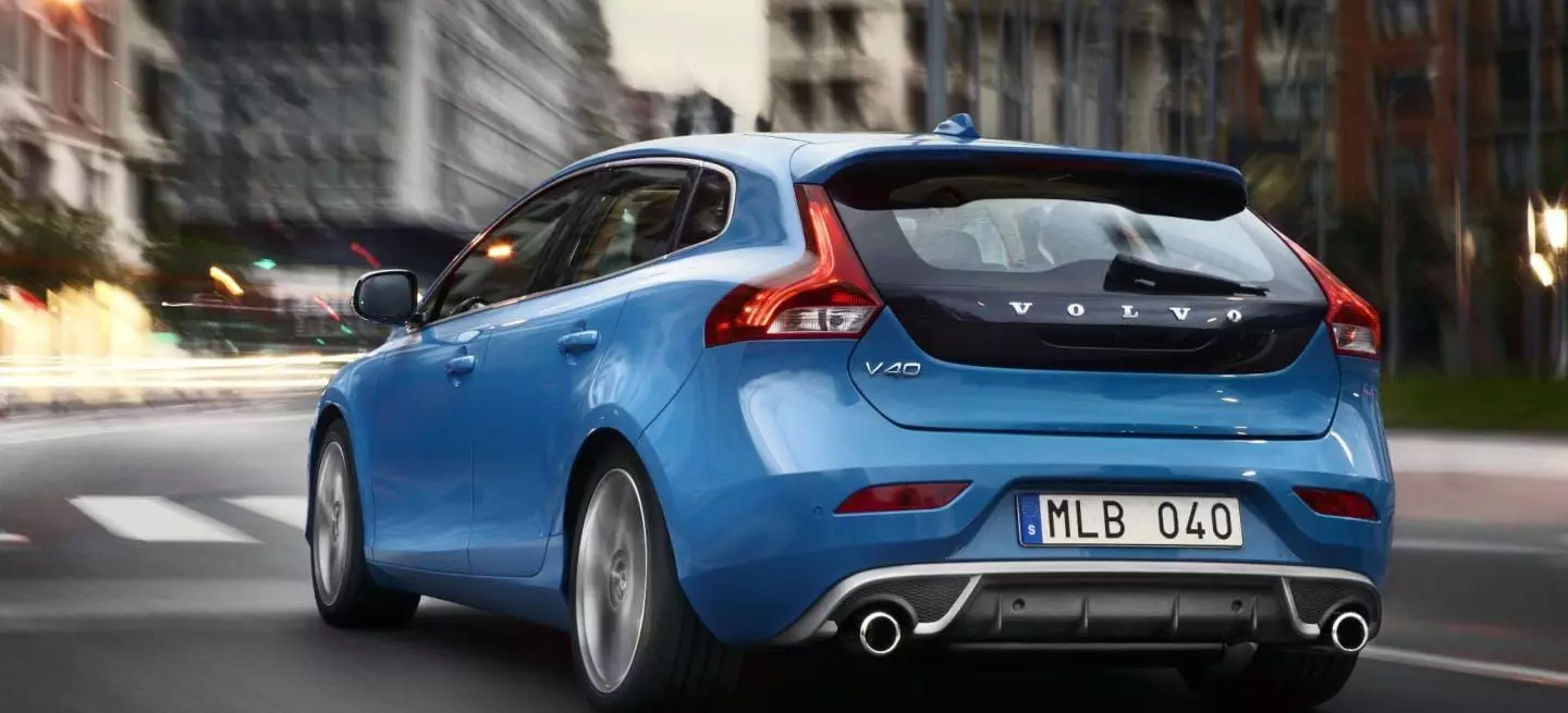 1440_volvo-v40-r-design-041