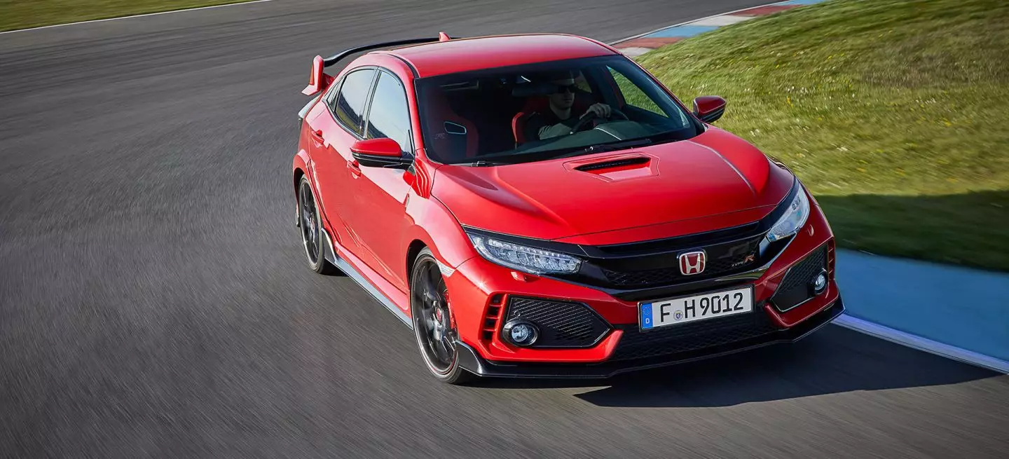 2017-Honda-Civic-Type-R-(11)