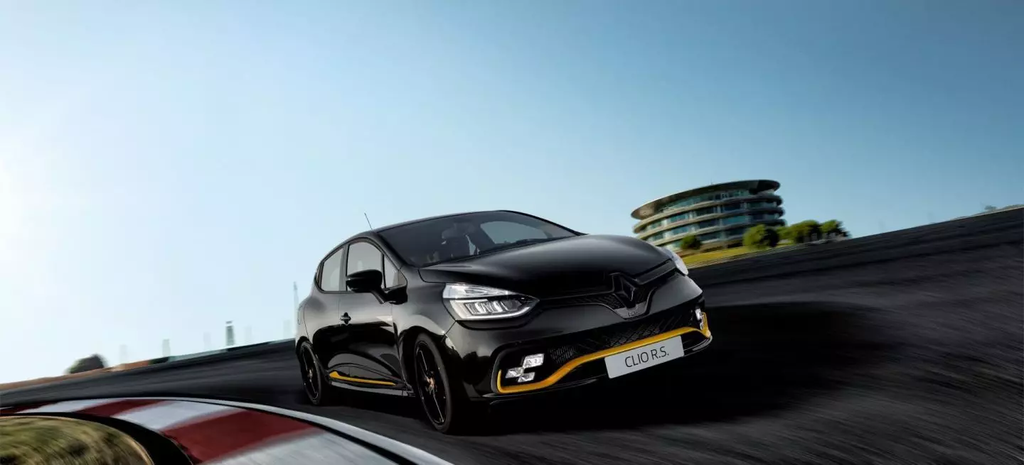 2018 - Renault CLIO R.S. ၁၈