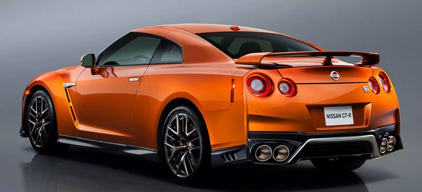 nissan-gt-r-2017-12