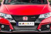 Bisa mbayangno donya karo emojis ing piring lisensi? Iki Honda Civic. April Mop 2016 124514_2