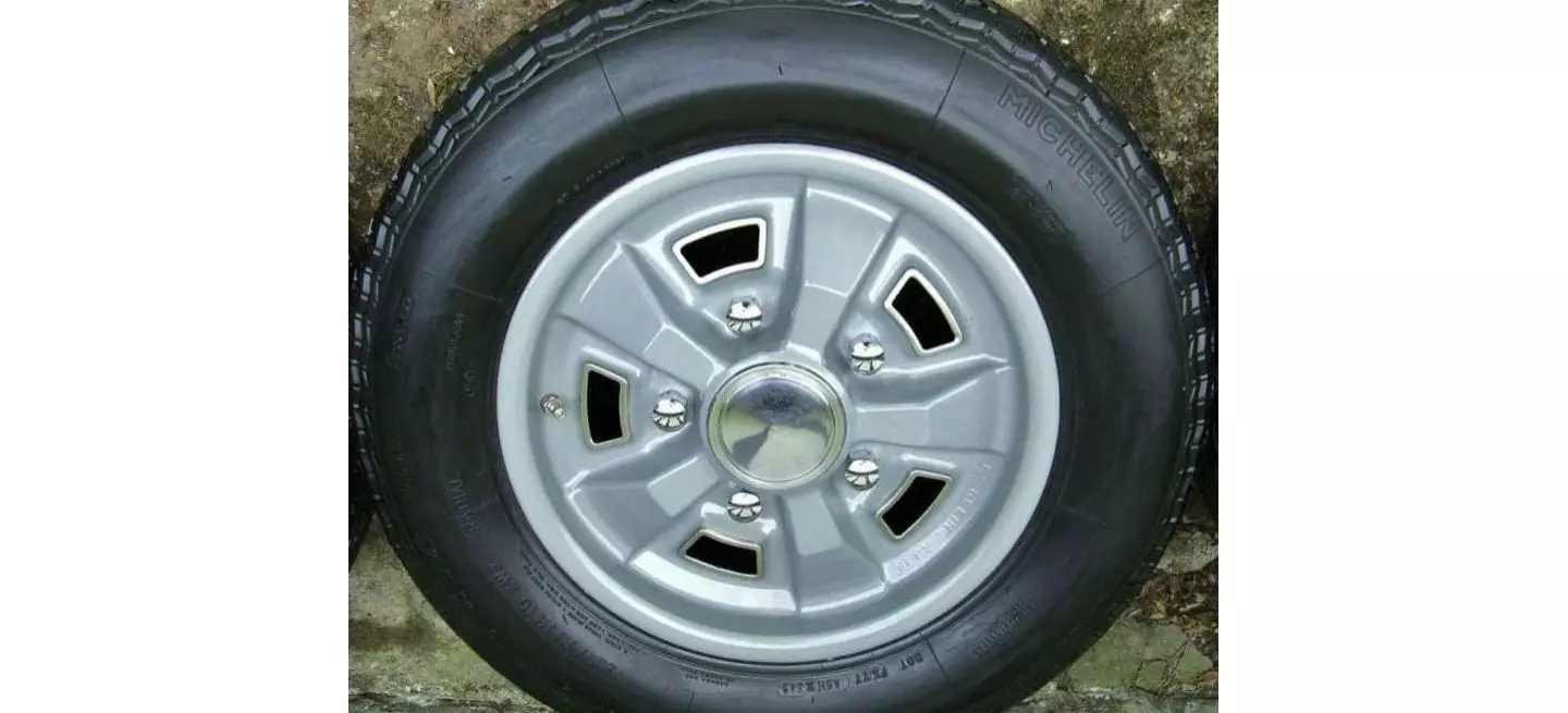 carbono-fiber-rim-citroen-sm-01