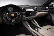 Gidan gida biyu: babban abin mamaki na sabon Ferrari GTC4Lusso 125769_2