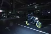 Yamaha MT-03 2016: 42 hp सह एक आक्रमक नग्न तुमच्या ताब्यात 126589_6