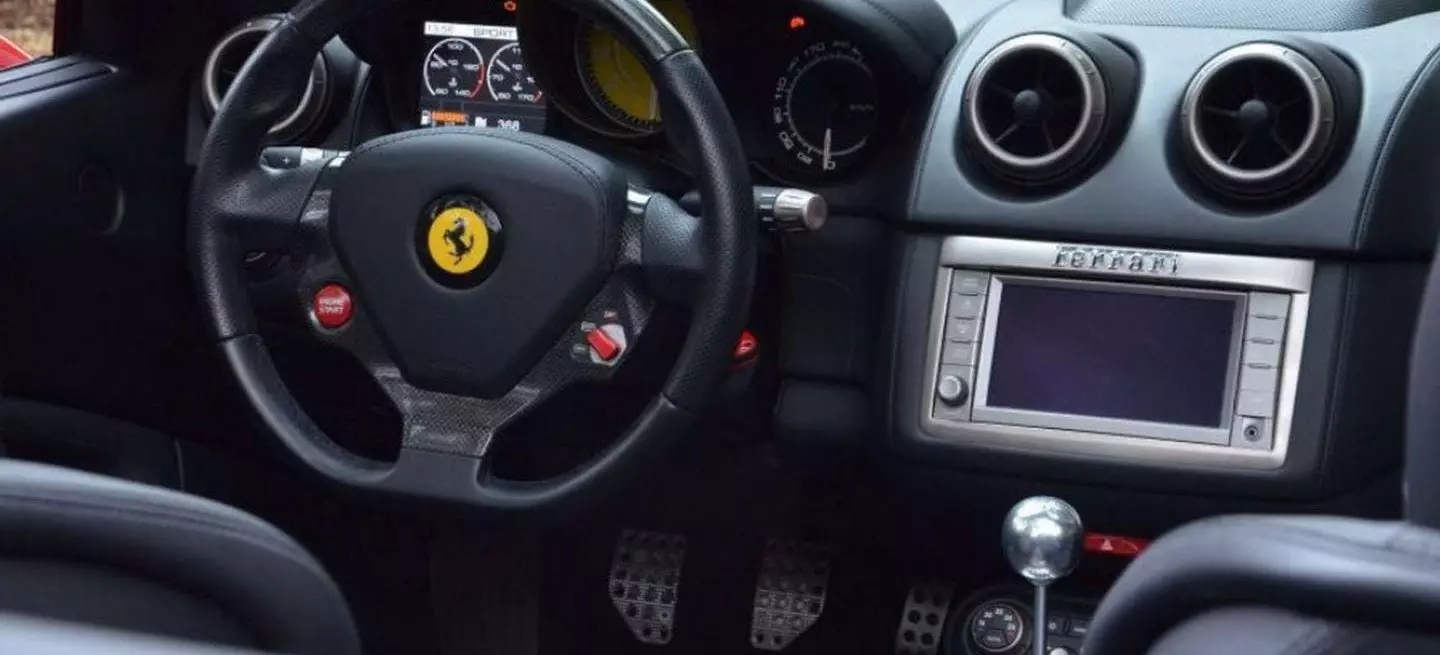 ferrari-California-manual-3