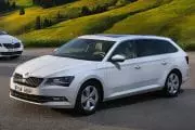 Tot 1 800 km met 'n enkele tenk: dit is die nuwe Skoda Superb GreenLine 127460_5