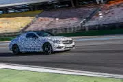 Mercedes-AMG C 63 Coupé, ακόμα καμουφλαρισμένη: πολύ σύντομα θα συναντήσουμε το 