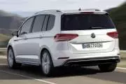 دیر ہو چکی تھی: R-Line کٹ کے ساتھ Volkswagen Touran کے لیے ایک زیادہ جارحانہ نظر 129031_5