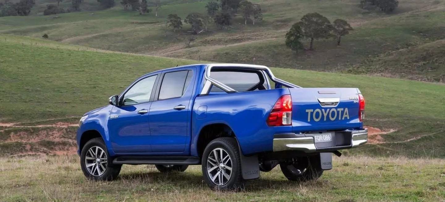 toyota-hilux-2016-16