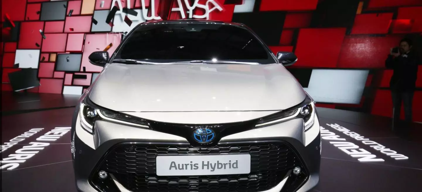 toyota_auris_geneve_2018_dm_1