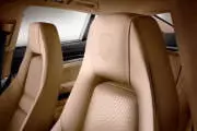 Porsche Panamera אַדישאַן: עקסטרע ויסריכט פֿון 96,928 עוראָס 130123_5