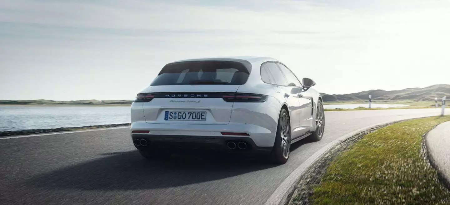 porsche-panamera-turbo-s-e-hybrid-sport-turismo-dm-1