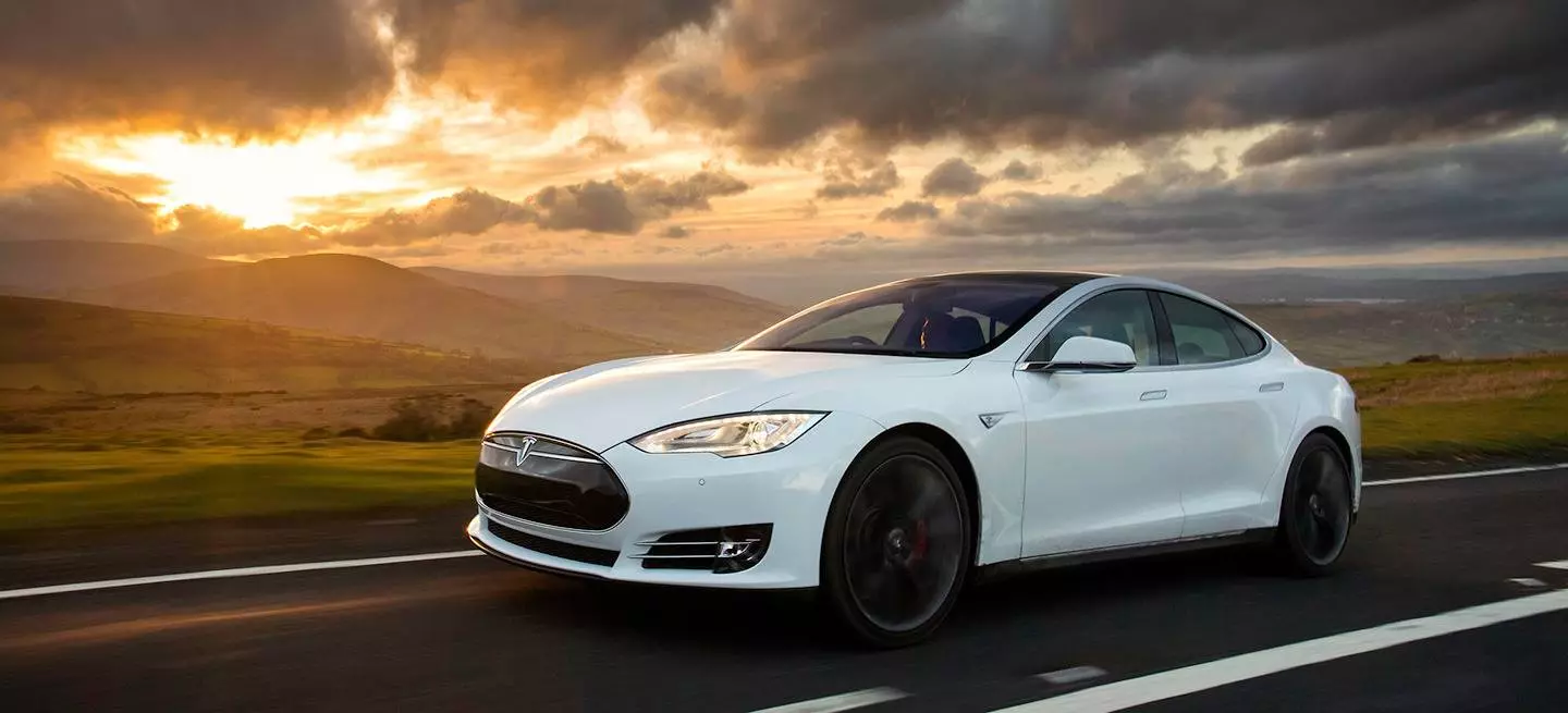 tesla-model-s-sunrise-1440px