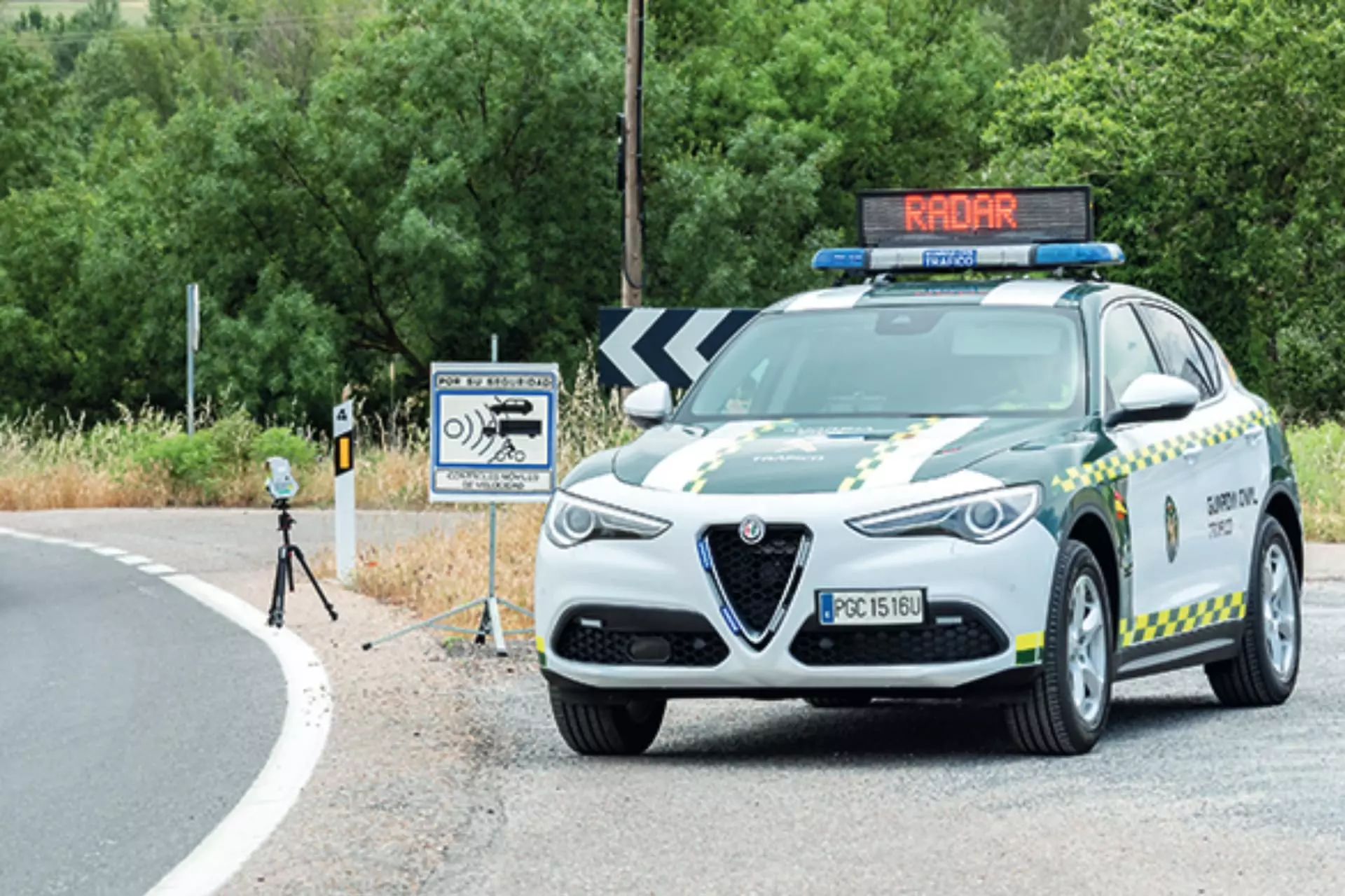 La DGT ja té plans per a aquest estiu: omplir les carreteres amb més radars mòbils