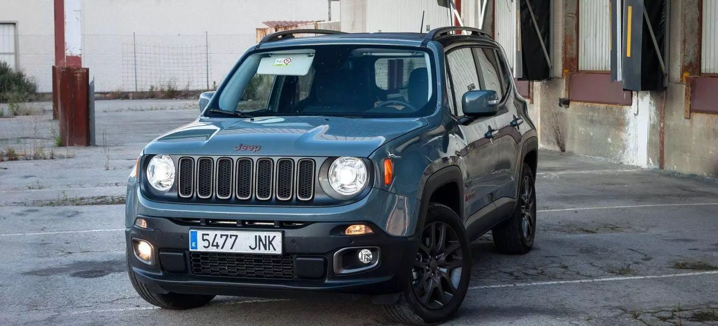 jeep-renegade-2016-tástáil-17-mdm