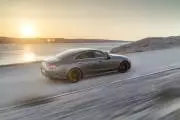 このビデオでは、最初のハイブリッド AMG であるメルセデス AMG CLS 53 が紹介されています。 13443_3