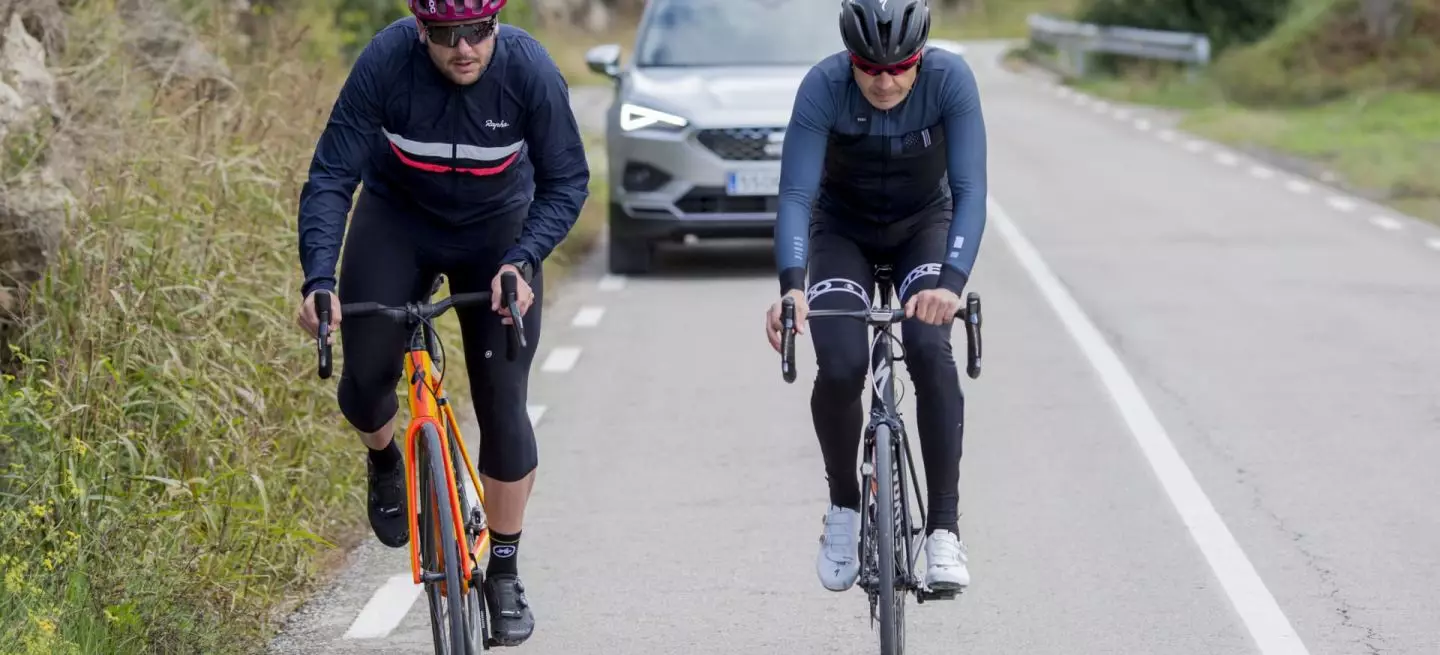 Supposé Dépassement Cycliste Ligne Continue Interdite 01