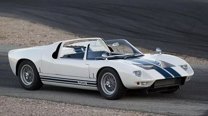 Prototipul Ford GT40 Roadster