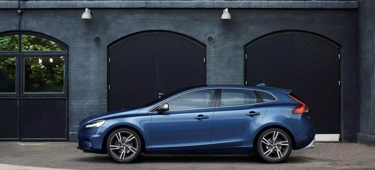 volvo-v40-2016-21