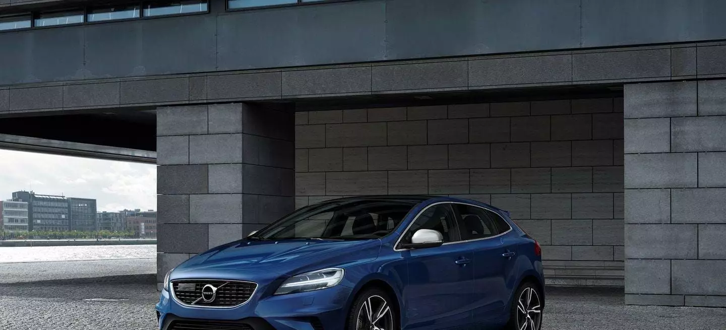 volvo-v40-2016-19