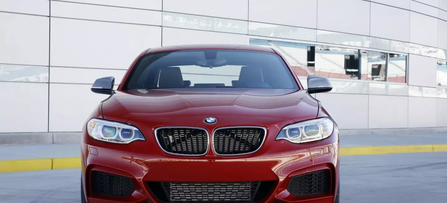 سيارة BMW M235i