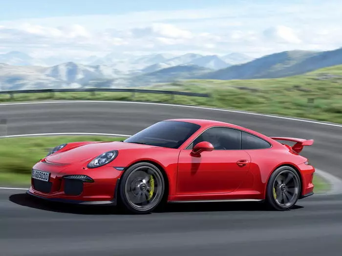 Porsche idzalowa m'malo mwa injini ku Porsche 911 GT3 chifukwa cha ngozi yamoto