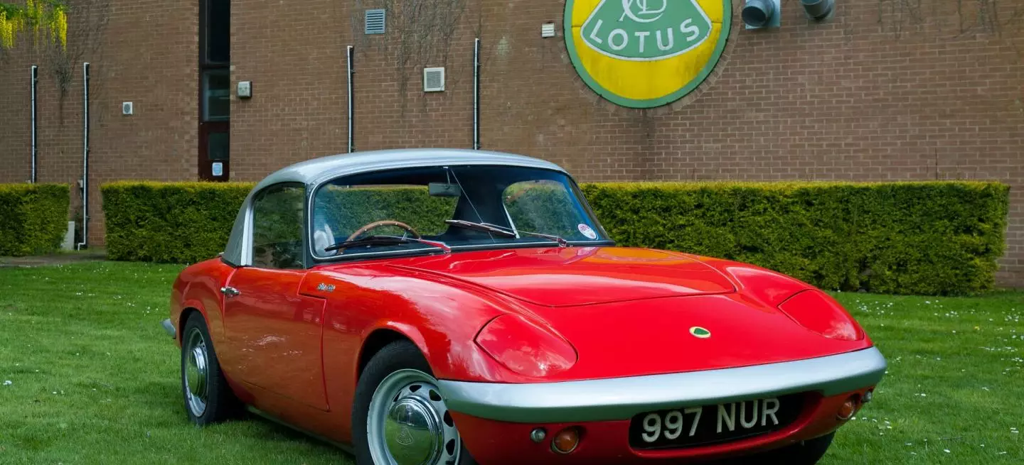 Lotus Elan 01