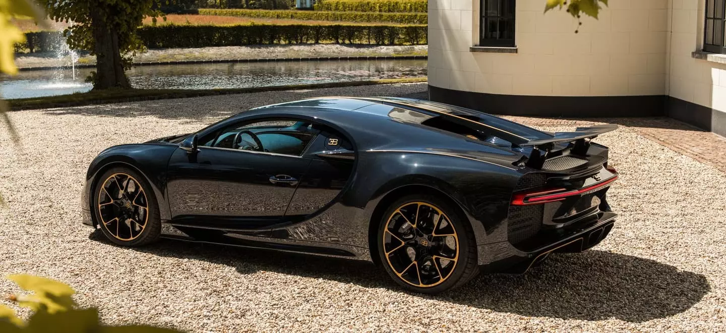 Bugatti Chiron L'Ébé, ຊຸດສຸດທ້າຍຂອງ Bugatti Chiron ສະແດງຄວາມຊົມເຊີຍຕໍ່ DNA ຂອງຍີ່ຫໍ້.