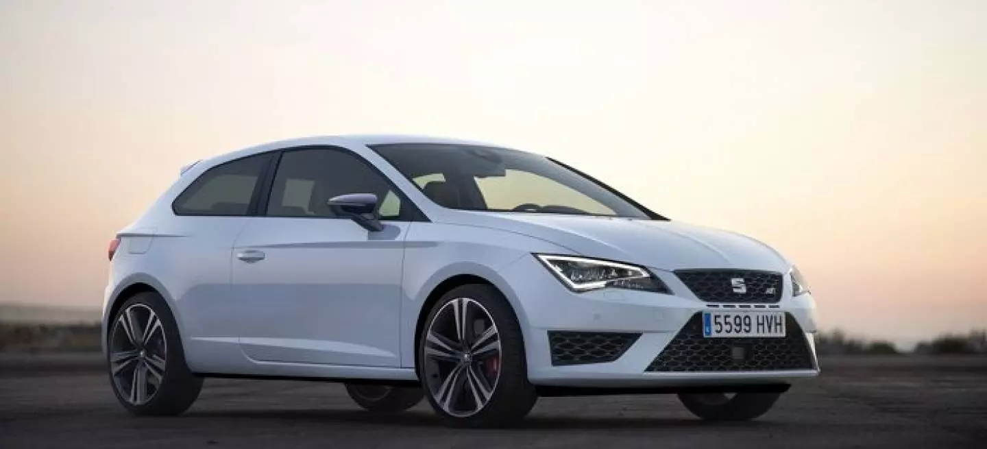 De nije SEAT León Cupra sweeft de Nürburgring: 7 minuten en 58 sekonden, in rekord foar in front-wheel drive 138742_2