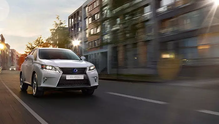 “Lexus RX 450h” ýubileýi