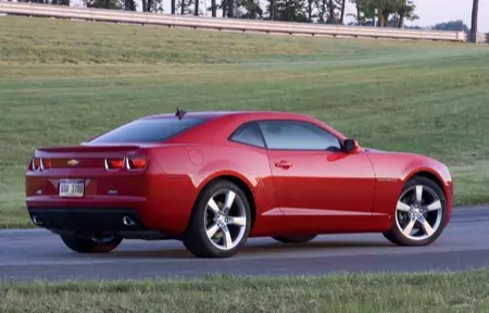 කාන්දු වූ Chevrolet Camaro