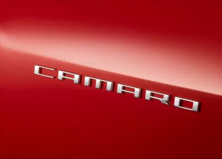 කාන්දු වූ Chevrolet Camaro