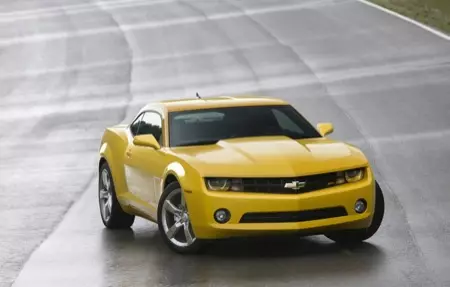 කාන්දු වූ Chevrolet Camaro