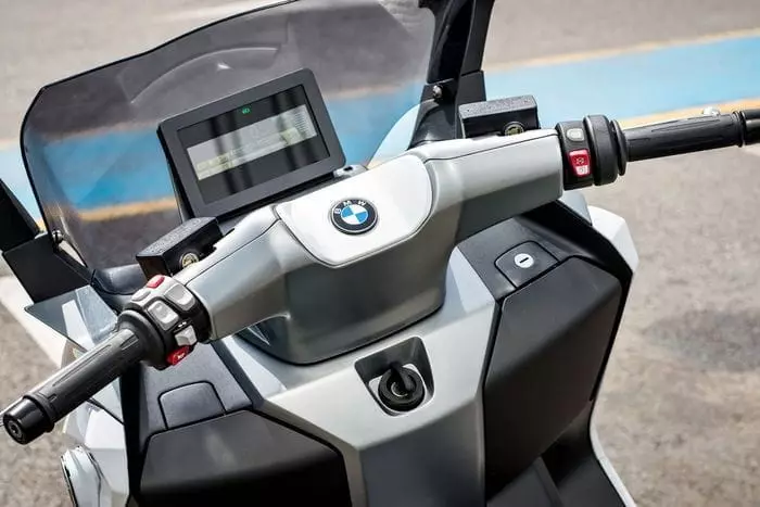 BMW C Evolution: scooter maxi elektrika miaraka amin'ny fahombiazan'ny herinaratra