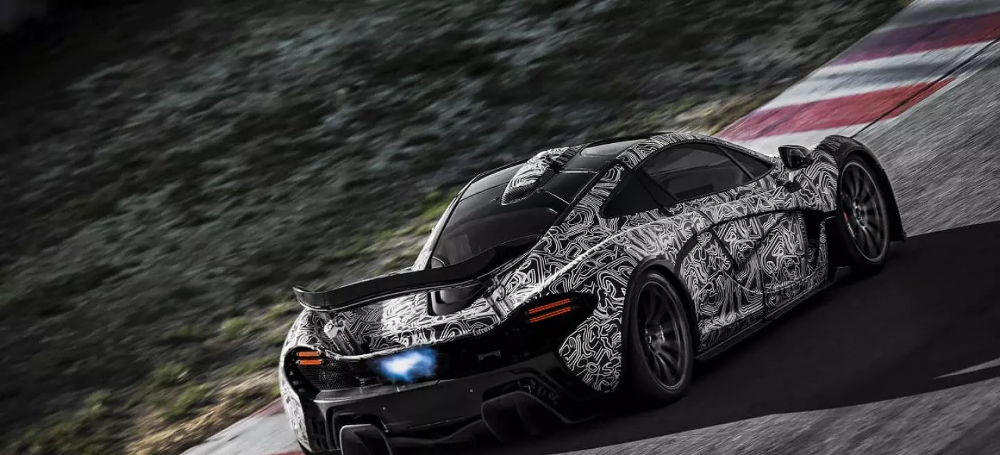 McLaren_P1_рухавік_1280_2