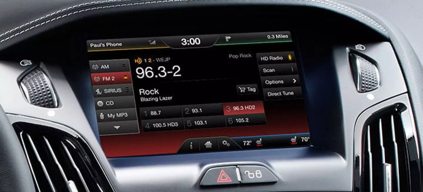 Ford will simplify its MyFord Touch touch entertainment system with old-fashioned buttons 141023_1